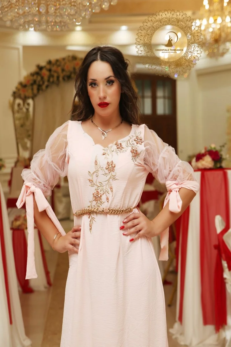 Algerian dress straight cut.