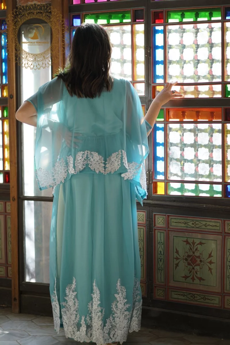 Tenue chaoui traditionnelle