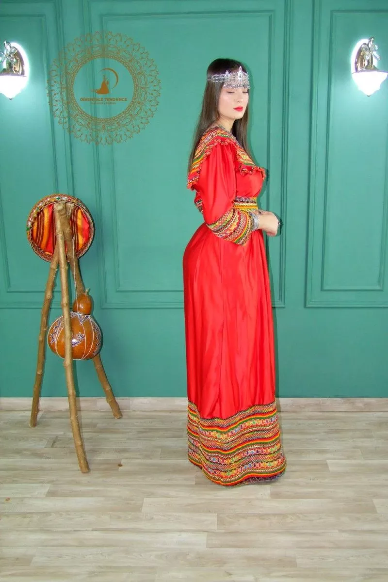 Elegant and modern Kabyle wedding dress