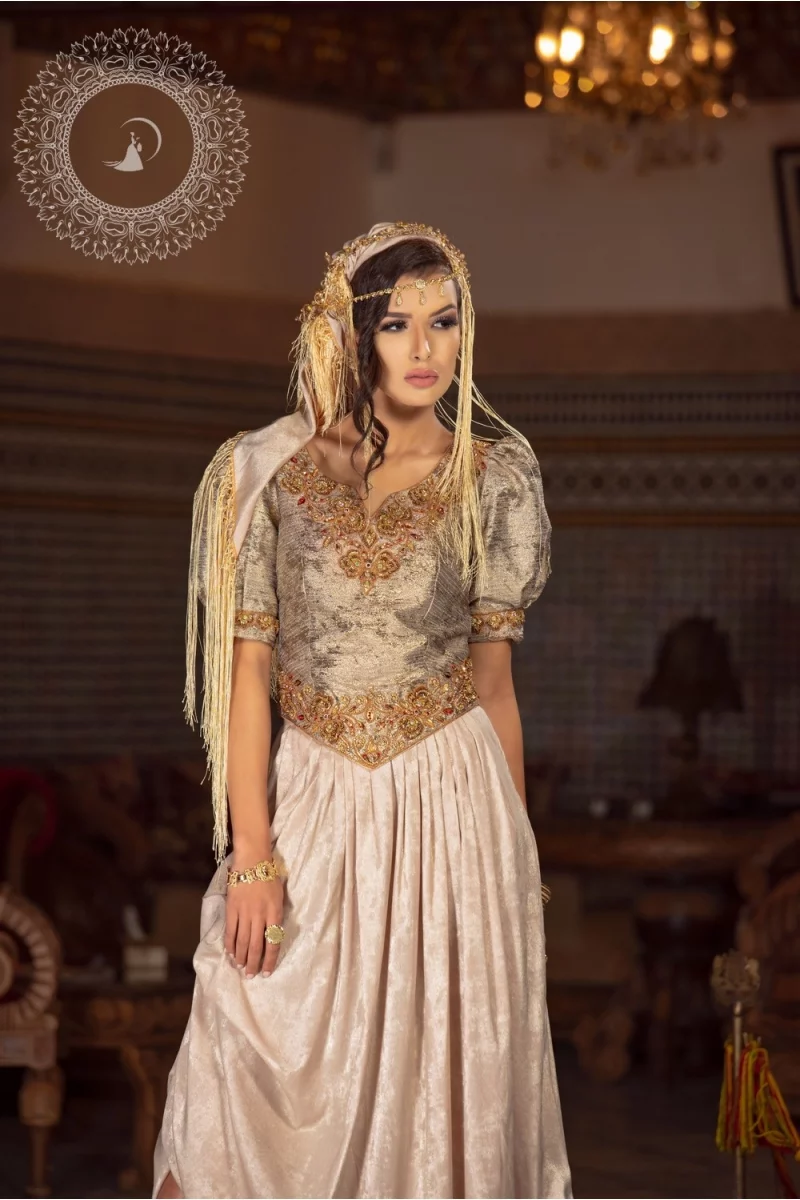 Modern Karakou with accessories.